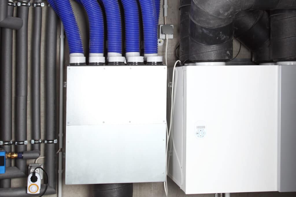 Mechanische ventilatie vervangen: Wanneer & Prijs [ + Waarop letten ]